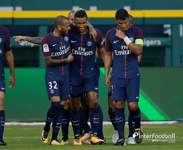 [슈퍼컵 리뷰] ‘알베스 1G 1AS’ PSG, 모나코에 2-1 역전승...5연속 우승