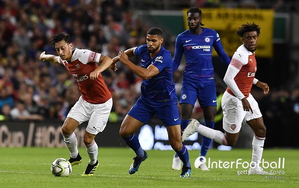 [EPL ISSUE] '혹독한 신고식' 에메리, 감독 간 악수 없이 퇴장