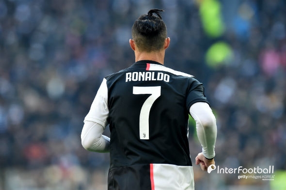 ‘伊 무대 50골’ 호날두, 호나우두보다 빨랐다...부문 1위는 셰브첸코