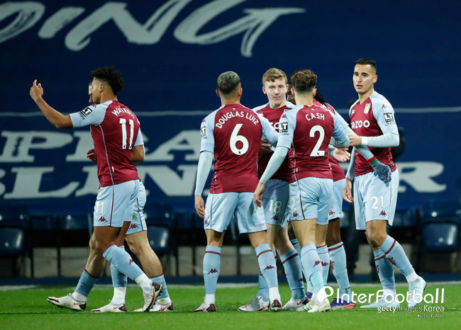 [EPL 리뷰] '엘 가지 멀티골' A.빌라, '퇴장' WBA에 3-0 완승...리그 9위 점프