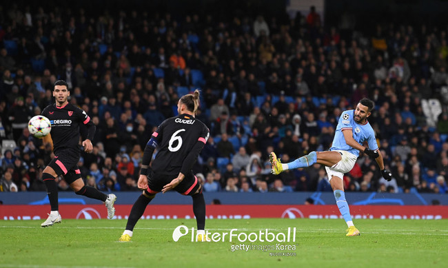[UCL 리뷰] ‘알바레즈 1골 1AS’ 맨시티, 세비야 3-1 격파...‘조 1위로 16강’