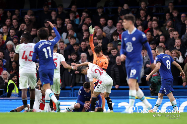 [EPL 리뷰] '4G 무승' 첼시, 소튼에 0-1 패...순위 상승 실패