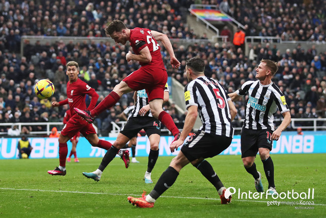 [EPL 리뷰] '누녜스-각포 연속골' 리버풀, 'GK 퇴장' 뉴캐슬 2-0 격파...8위↑