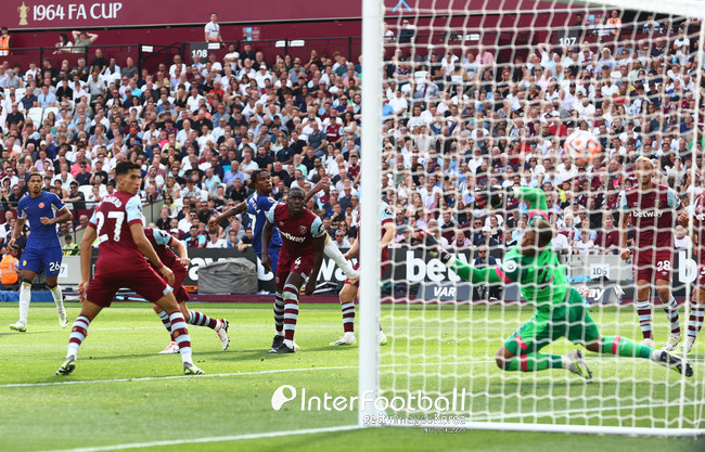 [EPL 리뷰] '1명 퇴장' 웨스트햄, '엔조 PK 실축+카이세도 PK 허용' 첼시에 3-1 승...워드 프라우스 2AS