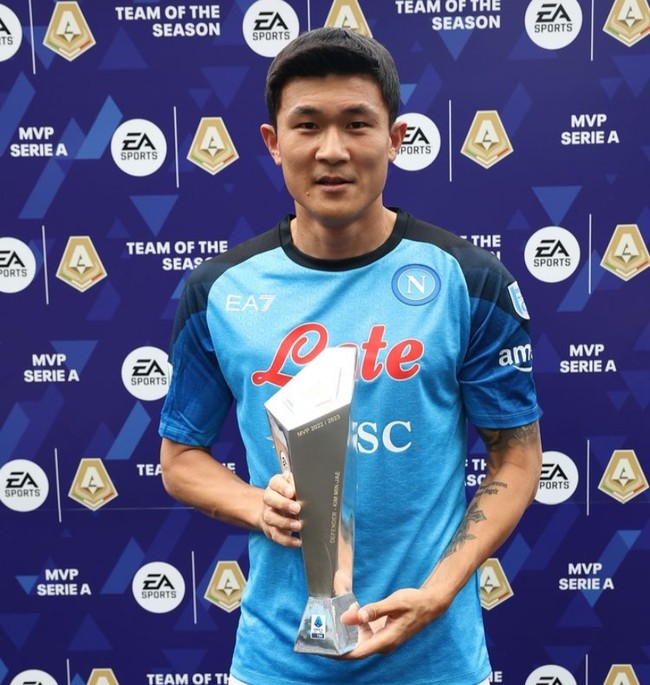 "수비를 이렇게 하다니!"...칸나바로와 비교된 '발롱도르 후보' 김민재, 새로운 亞 대표로