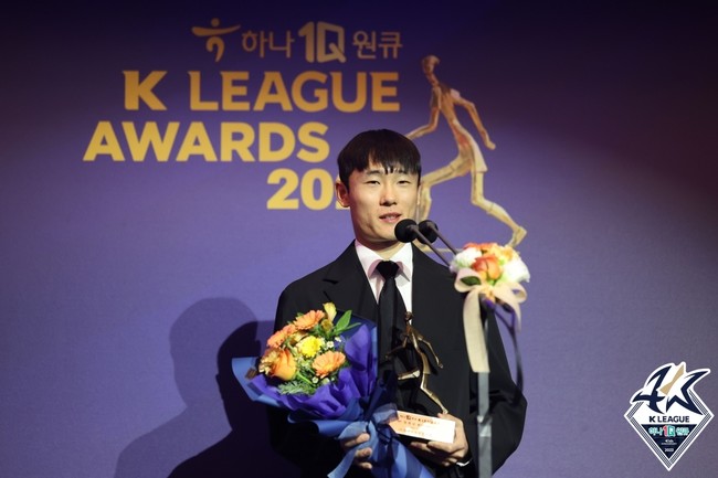 [IN-LIVE] “MVP 받고 싶다” 설영우, 콕 찔러버린 엄원상의 쐐기 - Kollo