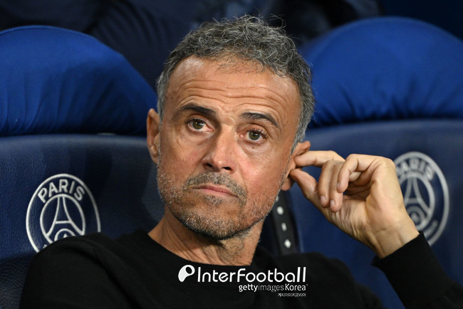 '충격' PSG 선수단, 라커룸 불협화음 발생?..."엔리케 감독의 잦은 변화에 싫증 시작" - Kollo