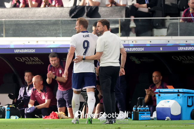 “내가 뛰었으면 소리 지르고 화냈을걸?” 맨유 레전드 DF, 케인 부진 비판