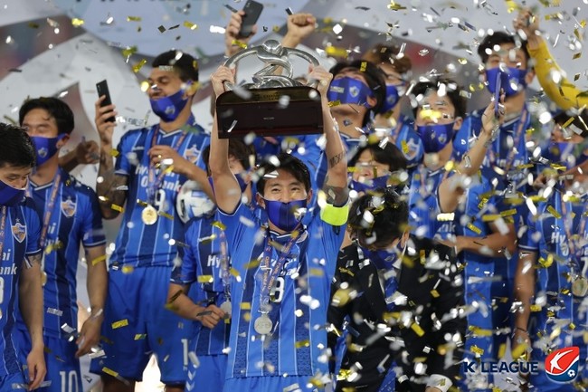 [오피셜] 4년 만에 K리그 팀 우승 도전! ‘울산-포항-광주 참가’ ACLE 리그 스테이지 대진 완성...전북은 ACL2에서 ...