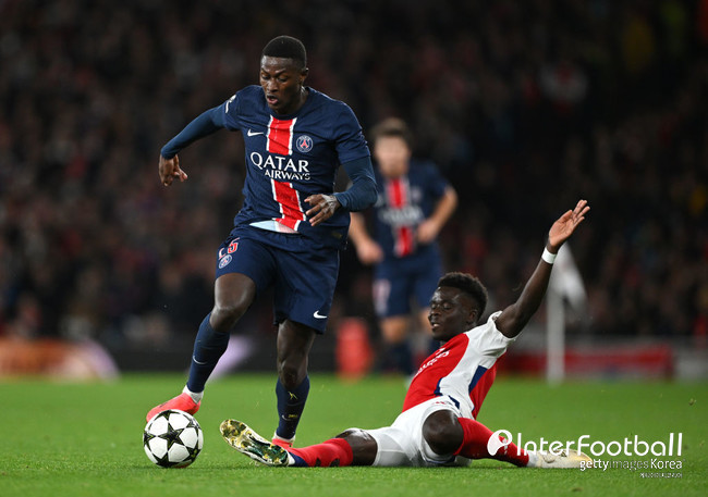 “엔리케 감독님 사랑해요” 레알·맨시티·맨유? NO! ‘이강인 동료’ DF, PSG와 재계약 임박!