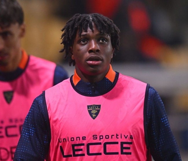 아모림 정신 차려! ‘540억’ LWB, 우측 윙백으로 배치→45분 칼교체 촌극...“완전히 넌센스야”