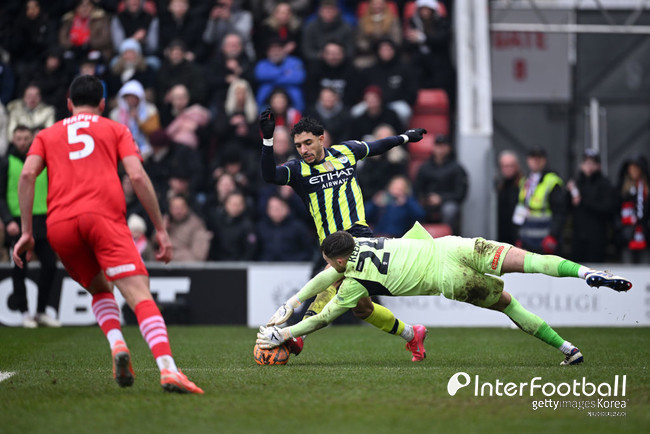 [FA컵 리뷰] 우즈벡 김민재+KDB가 살렸다...맨시티, ‘3부 리그’ 레이턴에 2-1 역전승