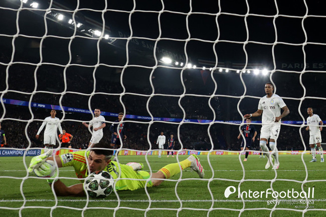 [UCL ISSUE] ‘모자 도발’의 엔딩은 킥오프 전부터 ‘욕설+야유’ 폭발…팀은 1-3 역전패