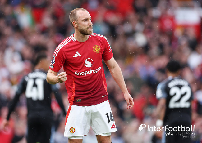 [PL 리뷰] '에릭센 굿바이 골' 맨유, 빌라 챔피언스리그 진출 저지...마르티네스 퇴장→2-0 승리!