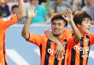 '해트트릭' 최진호, K리그 챌린지 9R MVP 선정