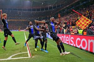 [UCL ISSUE] '경고 까먹은' 브뤼헤 선수들, 세리머니하다 경고누적 '황당 퇴장'